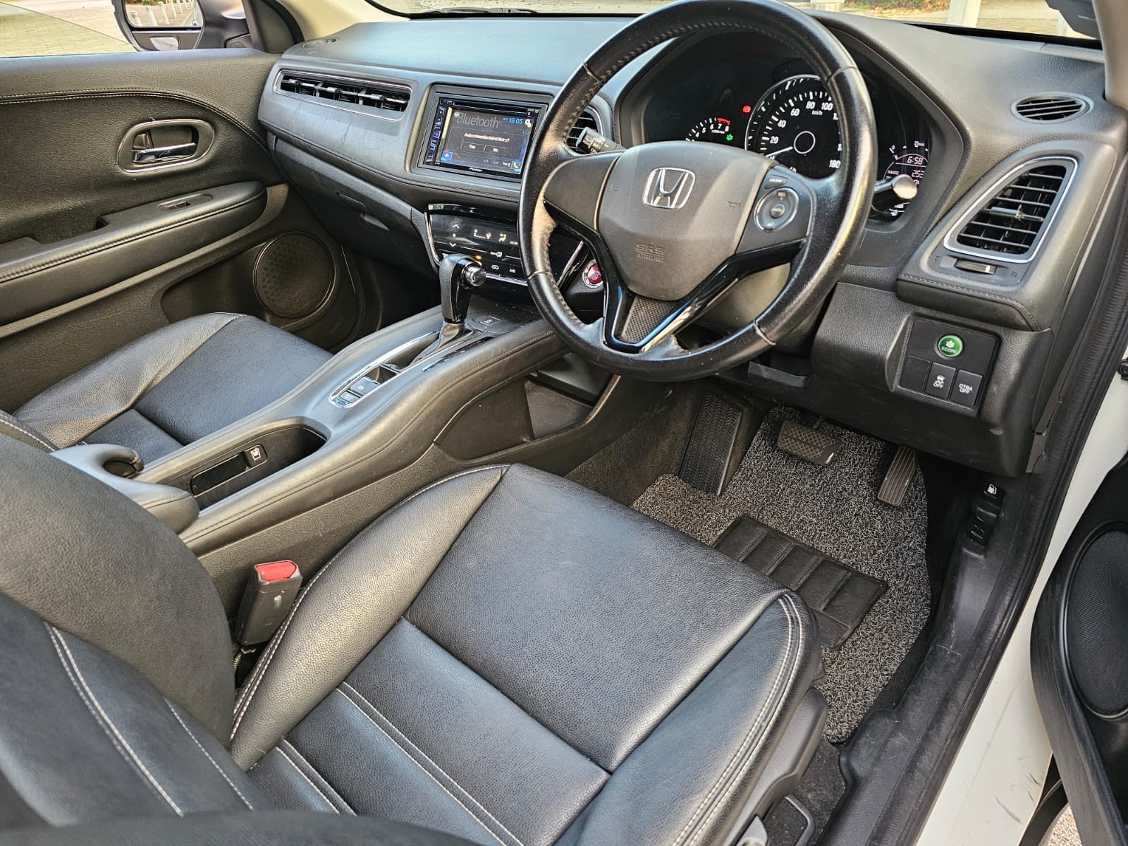 Honda Vezel - Grey - Frents - Life is Better with Frents